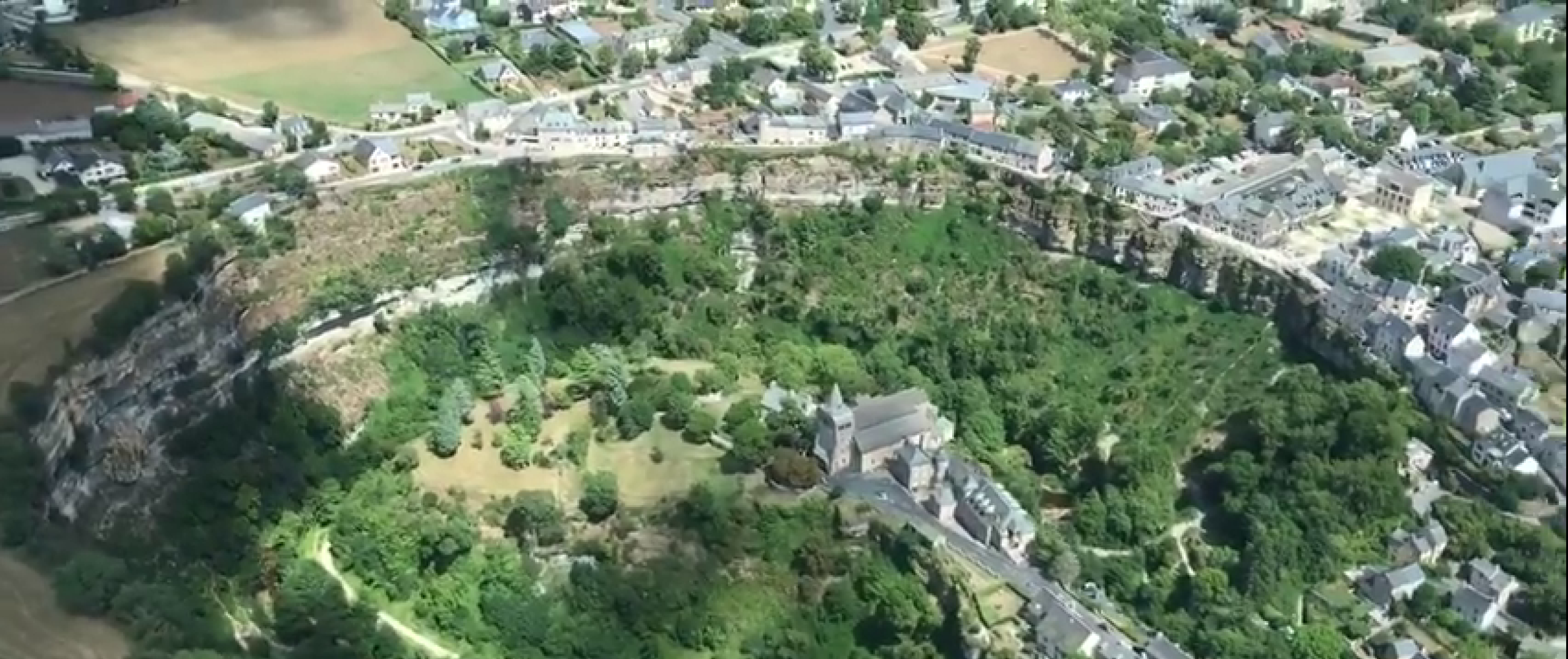 Le Canyon de Bozouls vu depuis un hélicoptère | Mairie de Bozouls